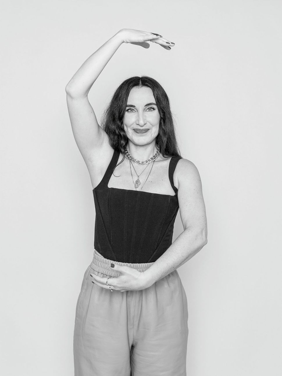 Die Schriftstellerin Mirna Funk im Interview ohne Worte - SZ Magazin