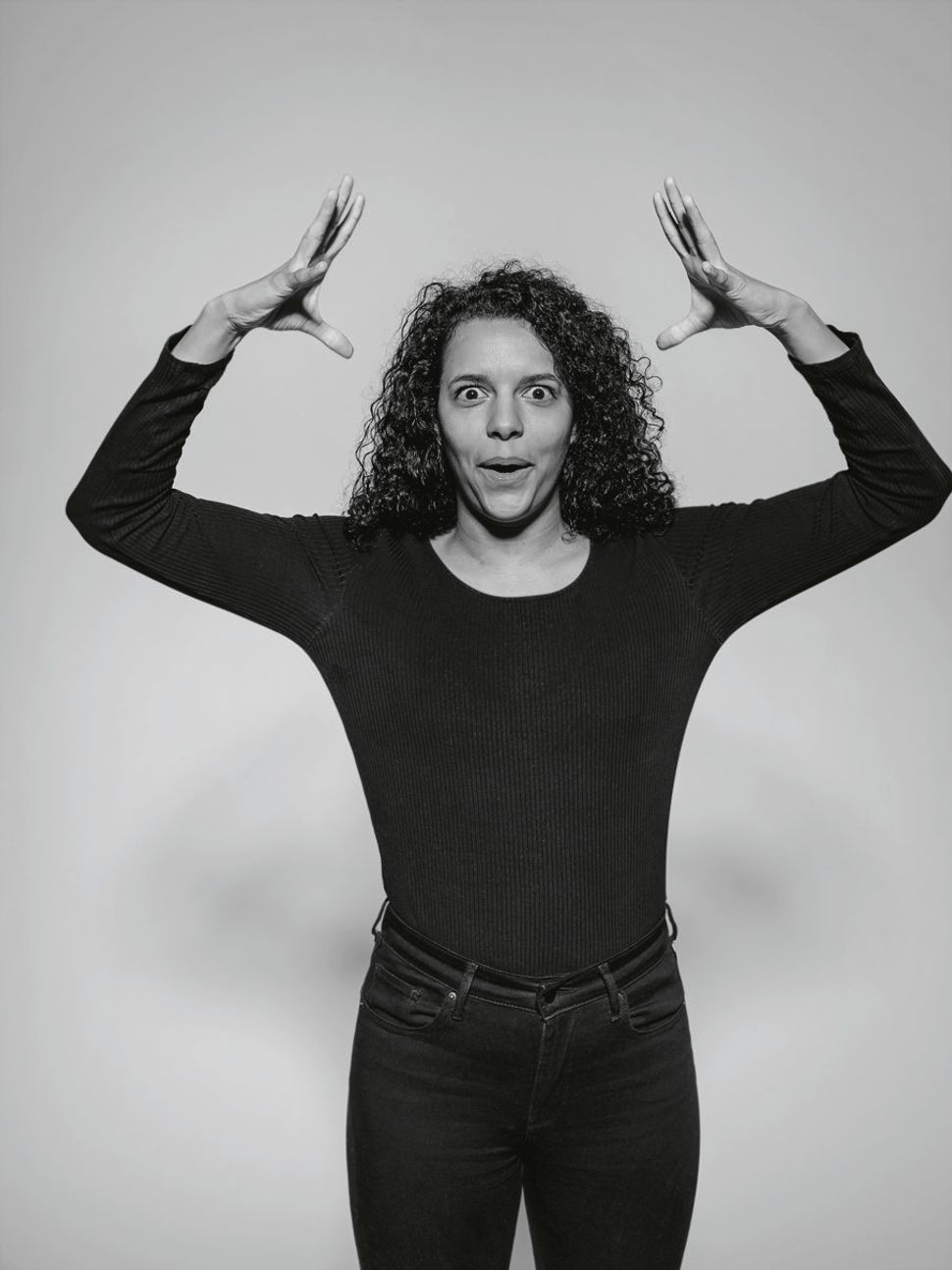 Alice Hasters: Die Autorin im Interview ohne Worte - SZ Magazin