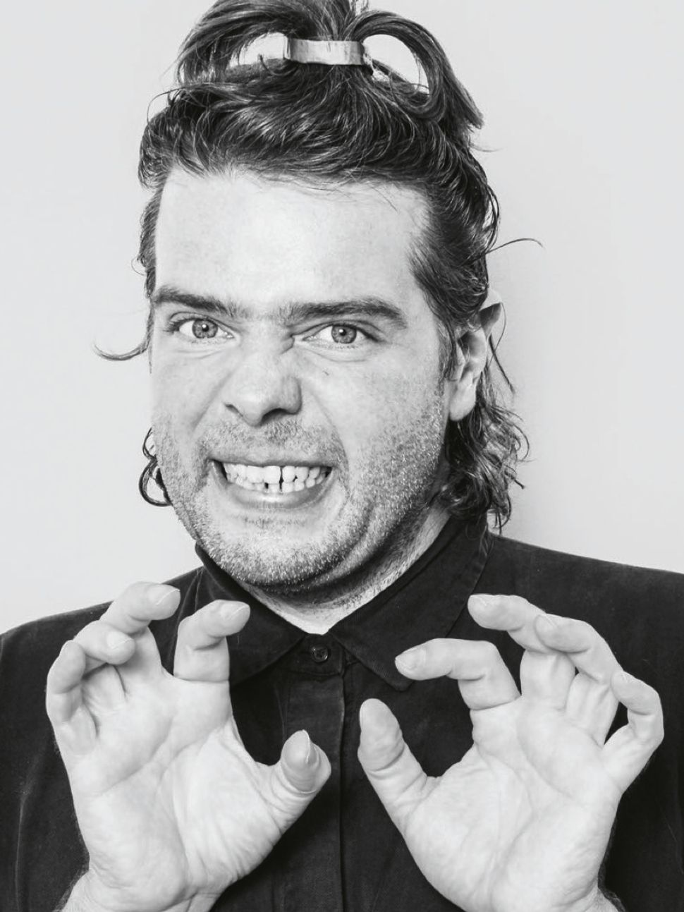 Schauspieler Benny Claessens im Interview ohne Worte - SZ Magazin