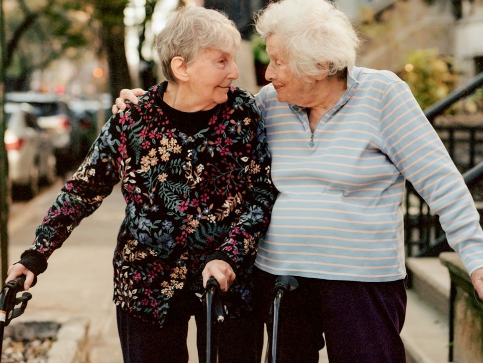 Lesbische Jahrhundert-Liebe: Naomi Replansky und Eva Kollisch - SZ Magazin