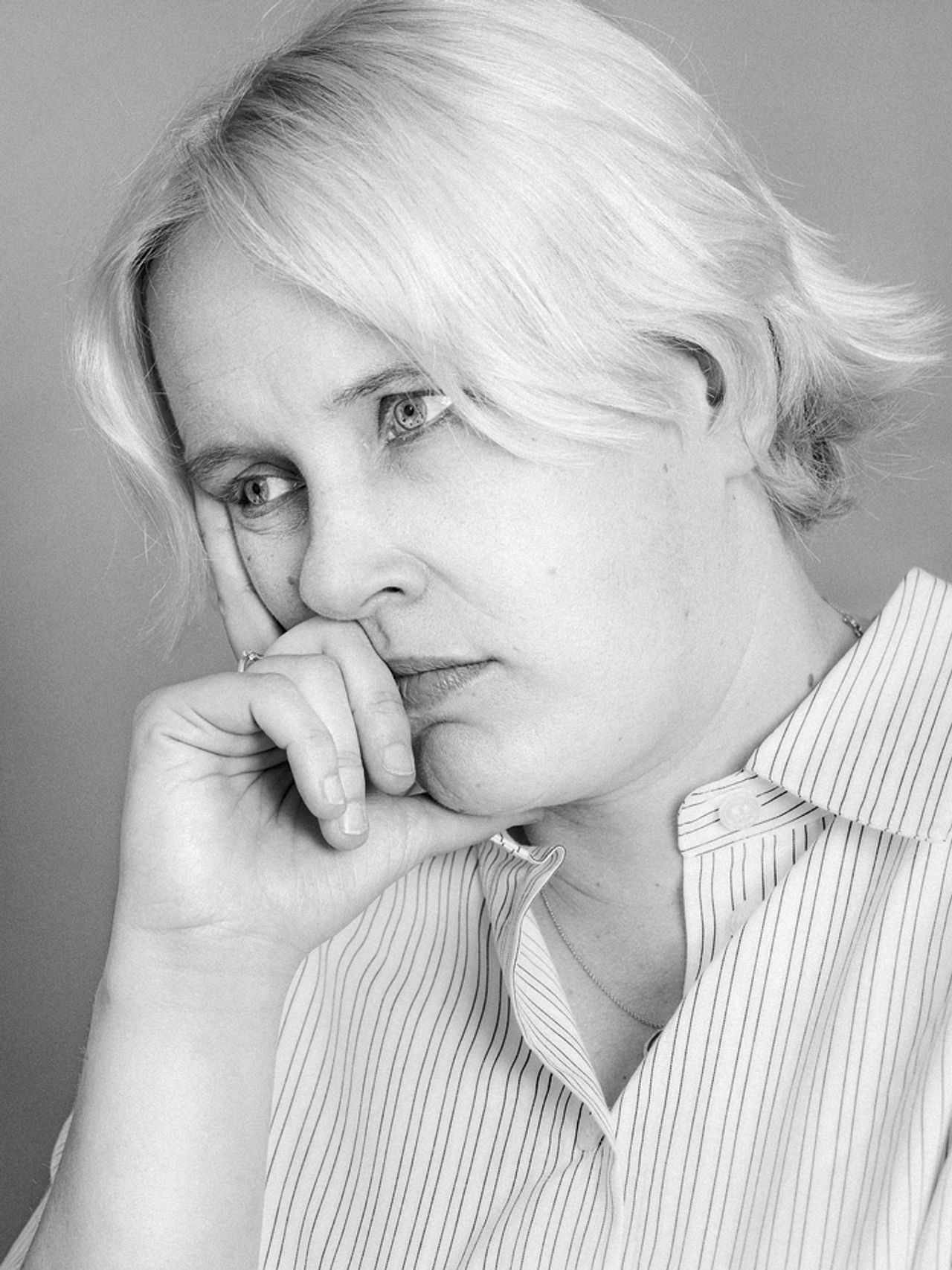 Die Autorin und Dramatikerin Anne Rabe im Interview ohne Worte - SZ Magazin