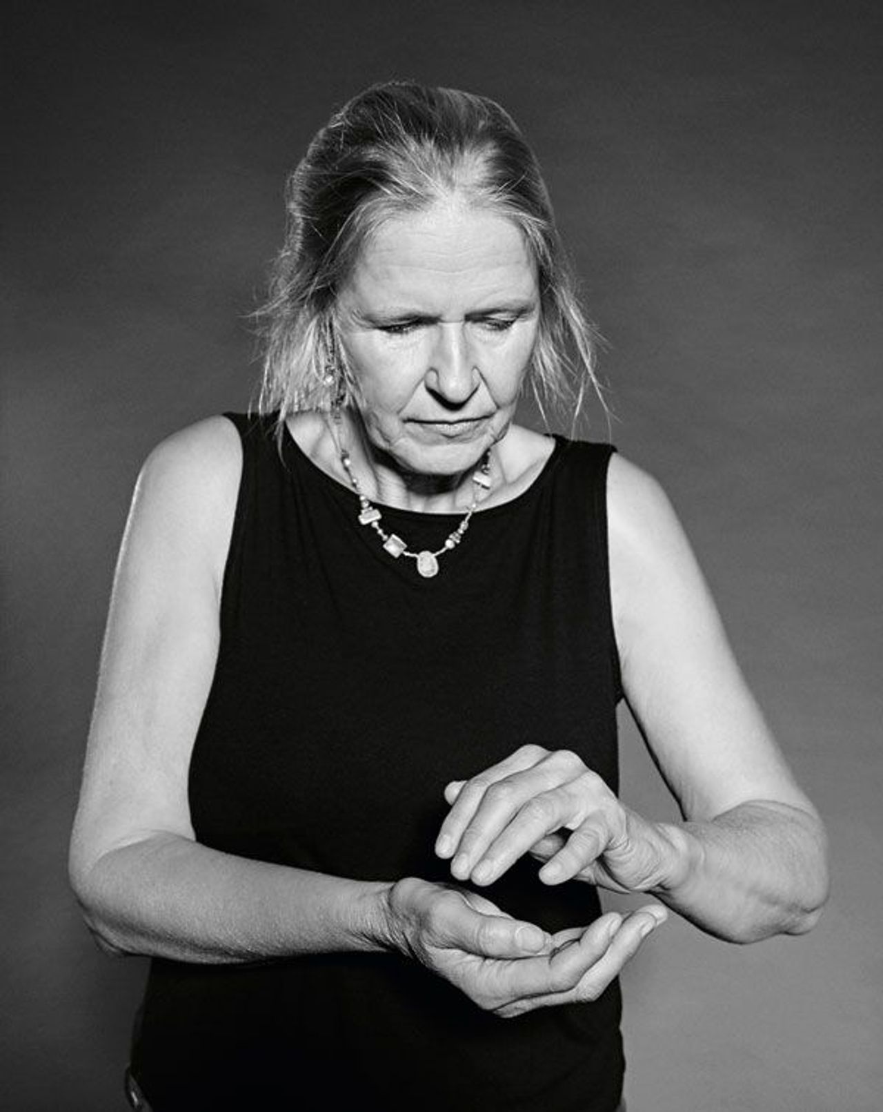 Cornelia Funke im Interview ohne Worte über Fantasie, Feminismus und ...