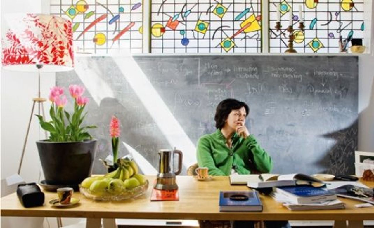 Peter Praschl im Interview mit der Physikerin Fotini Markopoulou ...