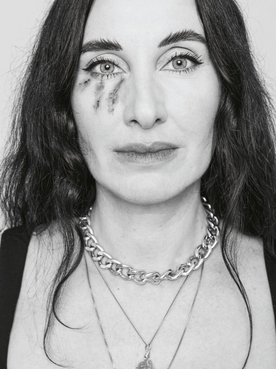 Die Schriftstellerin Mirna Funk im Interview ohne Worte - SZ Magazin