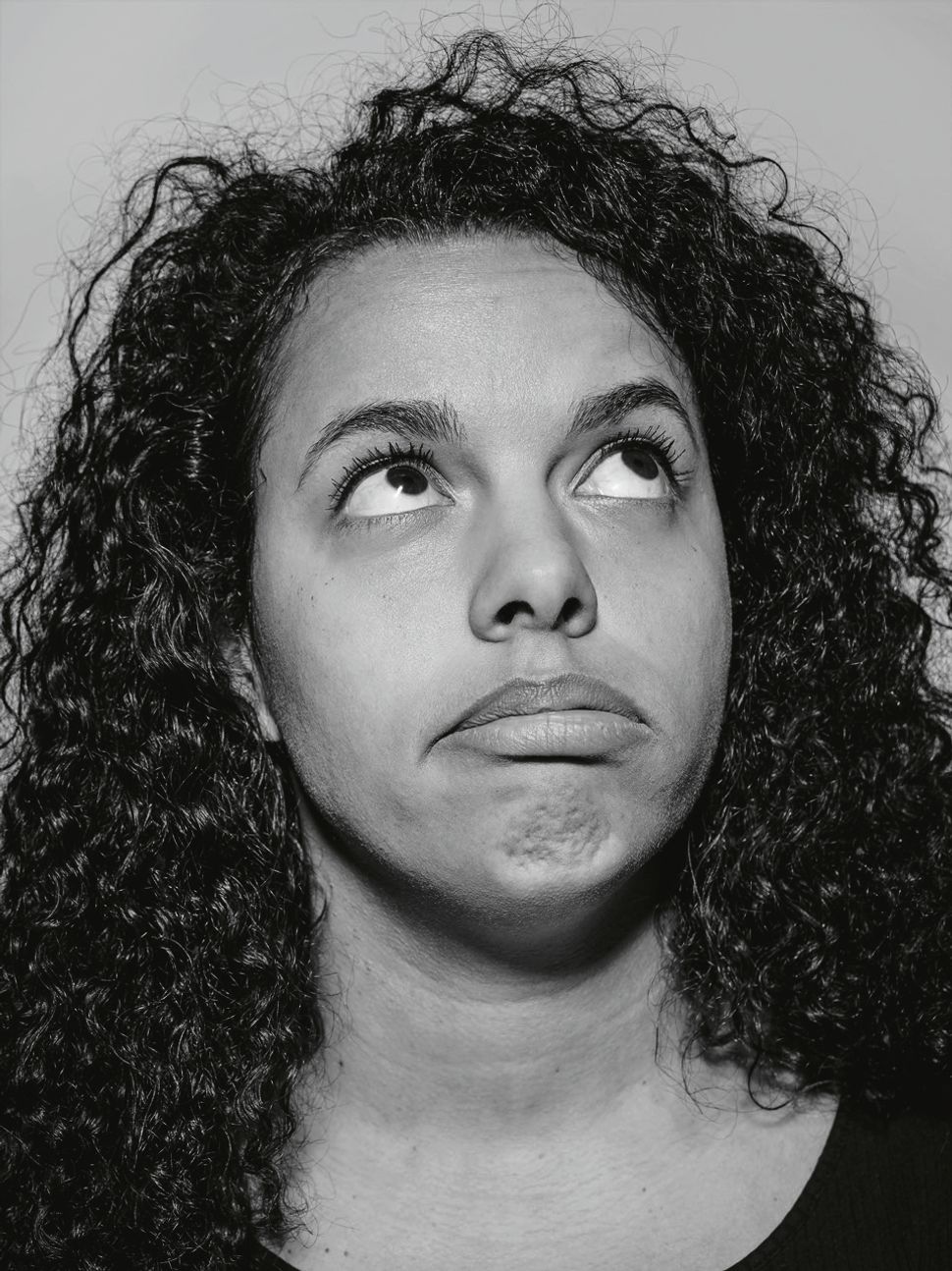 Alice Hasters: Die Autorin im Interview ohne Worte - SZ Magazin