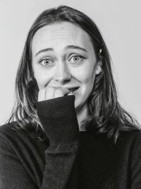 Die Schauspielerin Mercedes Müller im Interview ohne Worte - SZ Magazin