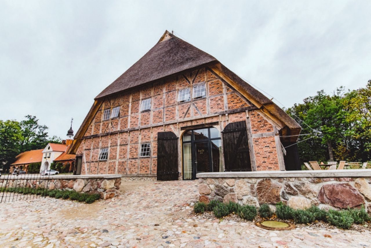 Hotel Gut Damp: Gutshof mit Ferienlofts in der Scheune - SZ Magazin