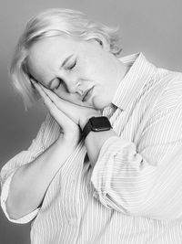 Die Autorin und Dramatikerin Anne Rabe im Interview ohne Worte - SZ Magazin